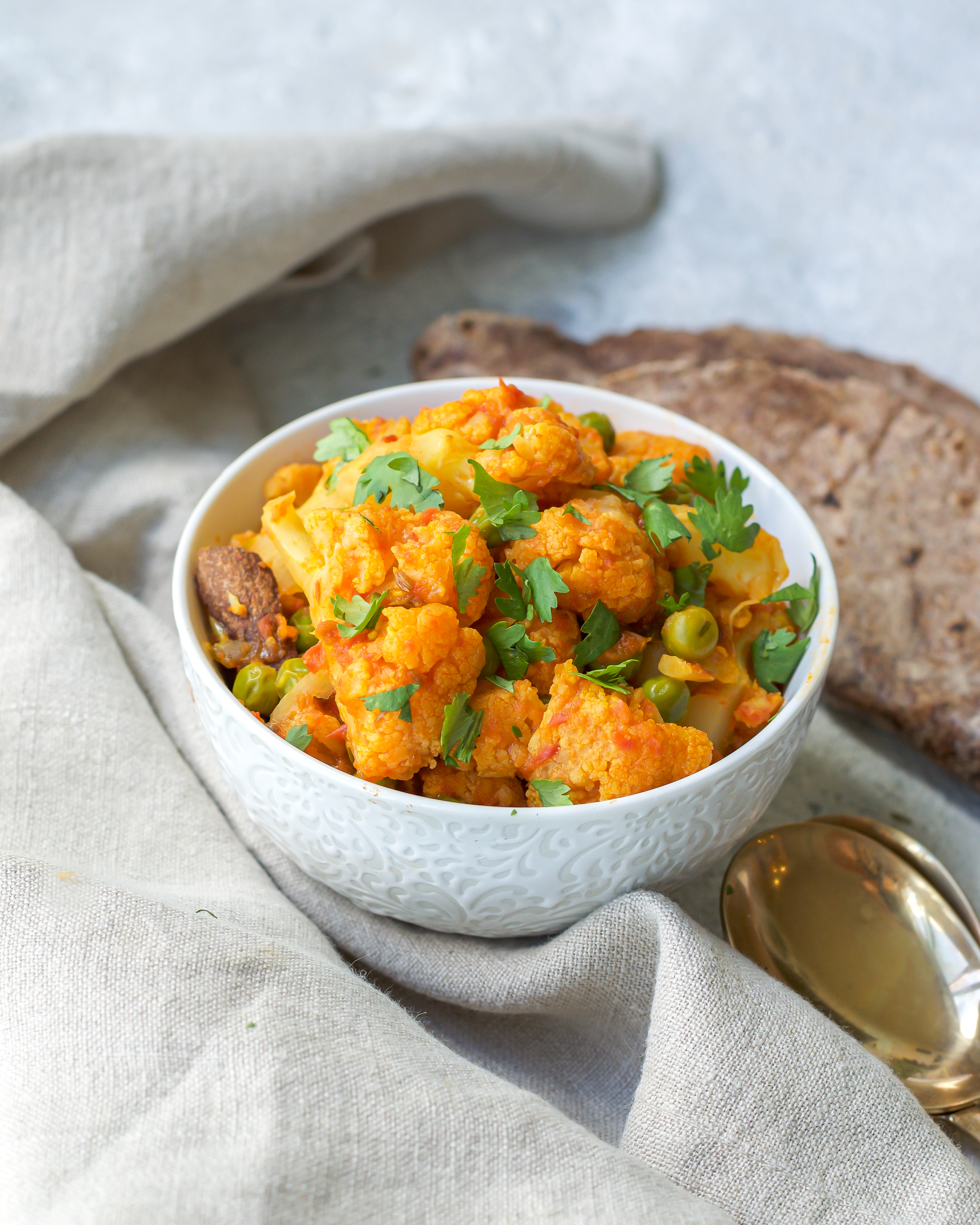 Gobi Mattar Sabzi (Cauliflower and Peas Curry) - Iamstufft