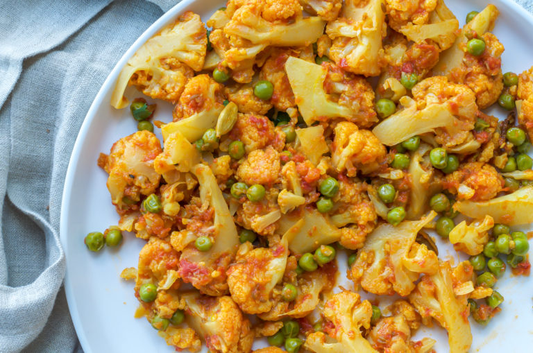 Gobi Mattar Sabzi (Cauliflower and Peas Curry) - Iamstufft